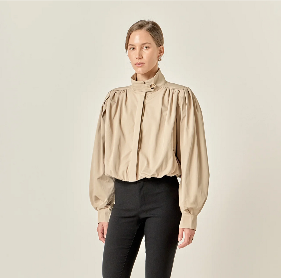 Shirred Trench Short Coat in Beige – Barlow and Browning